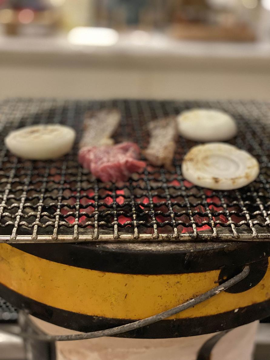 立ち食い焼肉ってちょっと調子に乗っていますかね？【こぐれひでこの｢ごはん日記｣】 Roomie（ルーミー）