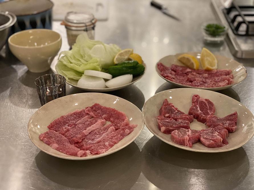 立ち食い焼肉ってちょっと調子に乗っていますかね？【こぐれひでこの｢ごはん日記｣】 Roomie（ルーミー）