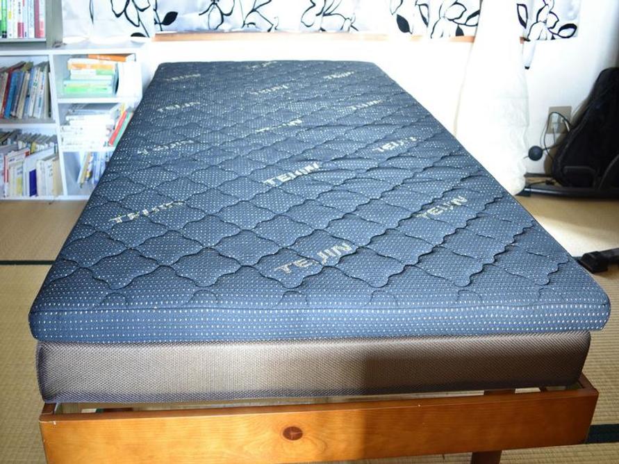 重ねるだけで睡眠環境が極上に。テイジン高反発マットレスを試してみた | ROOMIE（ルーミー）