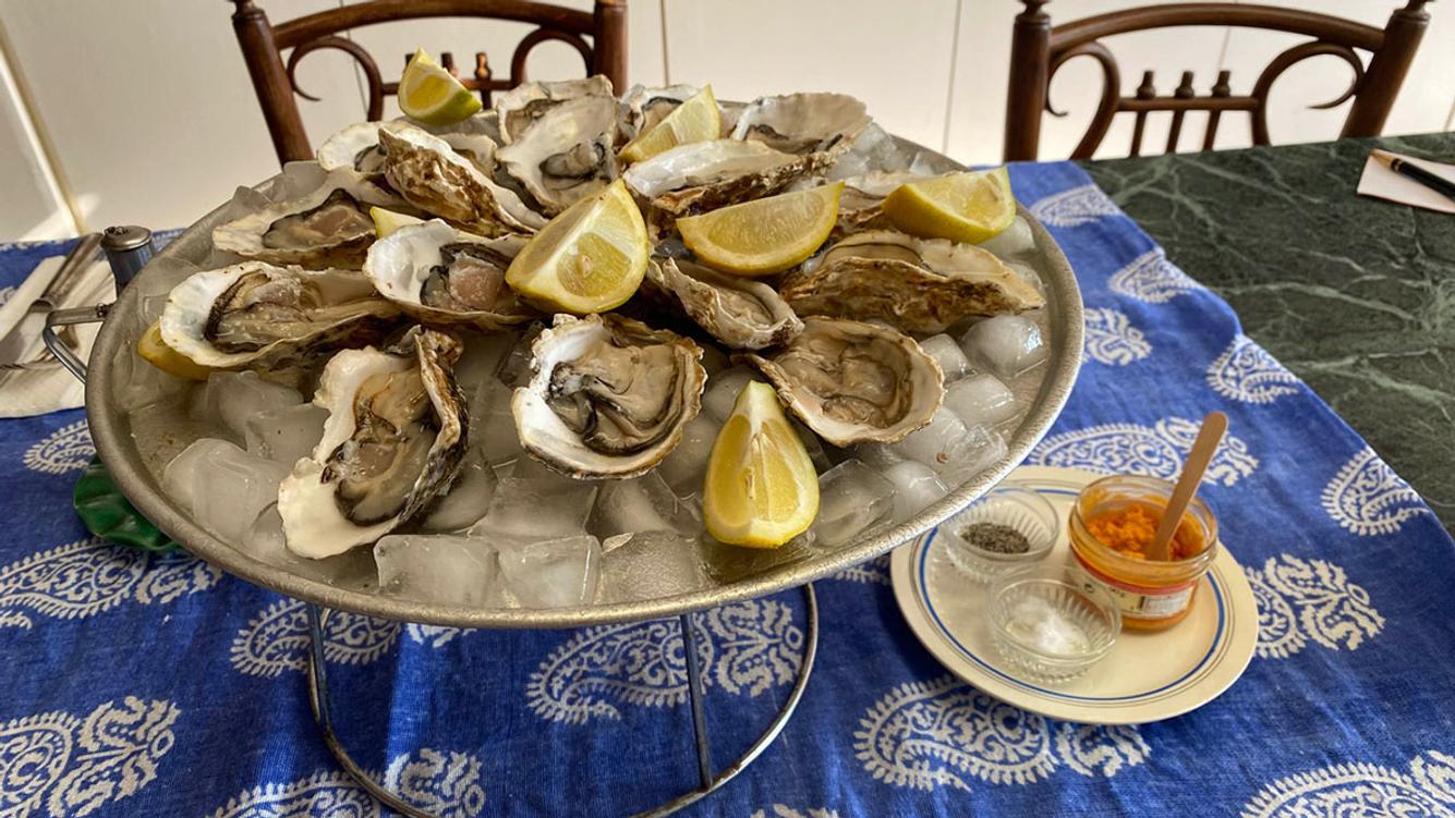 急遽豪勢な生牡蠣のランチ【こぐれひでこの「ごはん日記」】 Roomie(ルーミー)