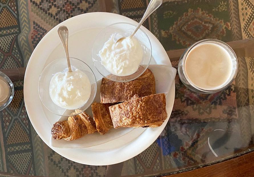 チキチータの卵と紋四郎丸の釜揚げしらすで卵かけご飯【こぐれひでこの｢ごはん日記｣】 Roomie（ルーミー）
