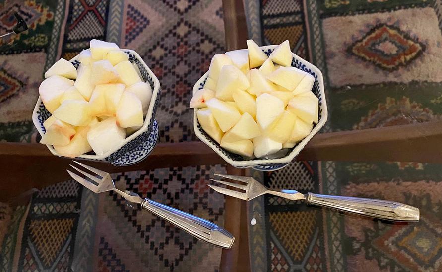 チキチータの卵と紋四郎丸の釜揚げしらすで卵かけご飯【こぐれひでこの「ごはん日記」】 Roomie(ルーミー)