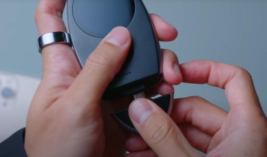 まったく新しい動画版コンデジ「kyu camera」はコンパクトで思い出を見返したくなる魅力が詰まっている | ROOMIE（ルーミー）