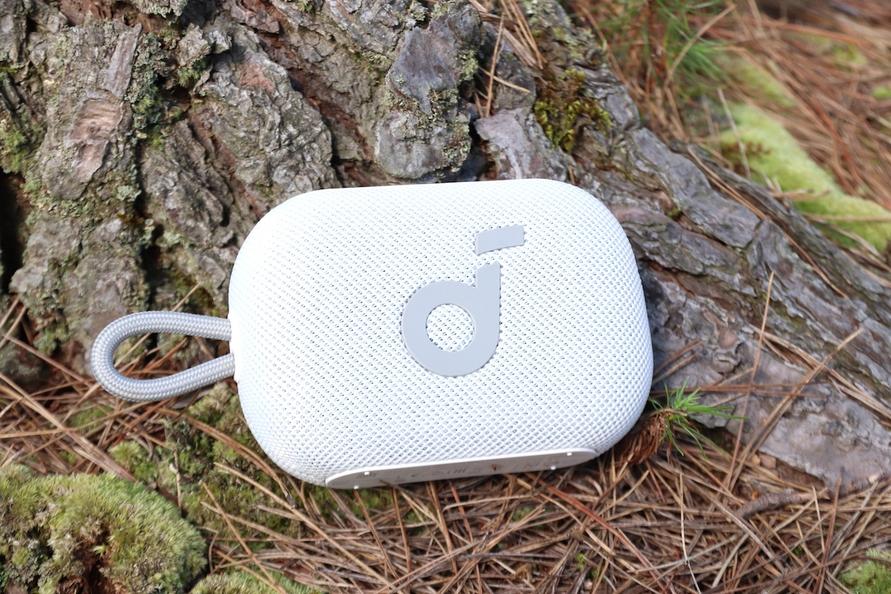海・山・川に持っていきたい！ ANKERのコンパクトスピーカー「Select」の最新型は迫力のある音で大満足 | ROOMIE（ルーミー）