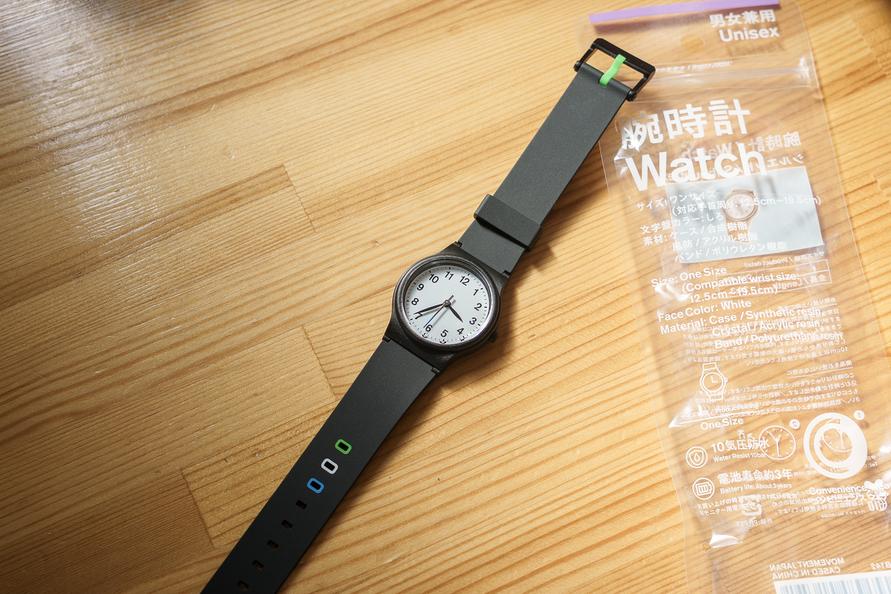 ファミリマートの「コンビニエンスウェア 腕時計」は、シチズン共同開発。シンプルなのに防水仕様なんです | ROOMIE（ルーミー）