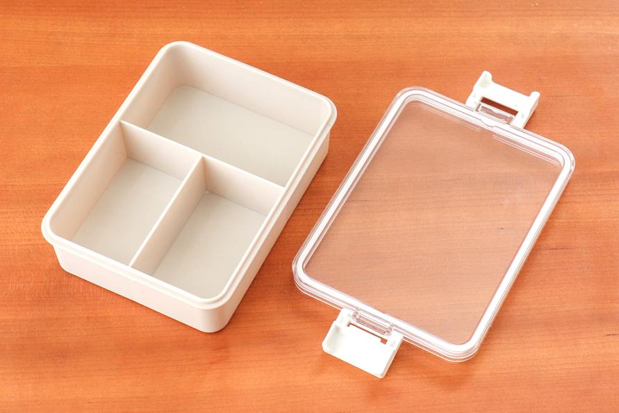 お弁当の汁漏れ・ズレ対策に。ニトリの「積み重なる弁当箱」が持ち運びを快適にしてくれた | ROOMIE（ルーミー）